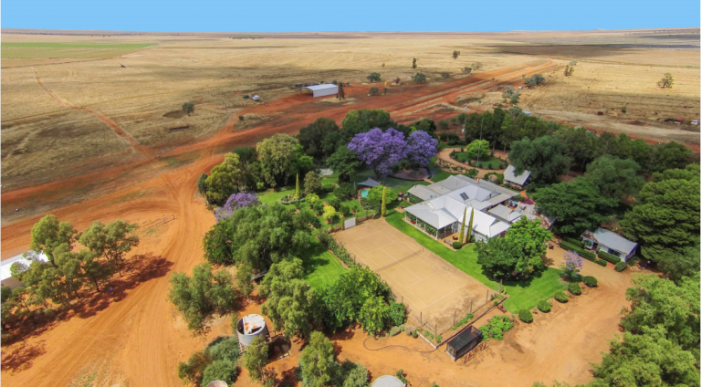 Australian Outback Farmstay Adventure | FlightCharter.com.au